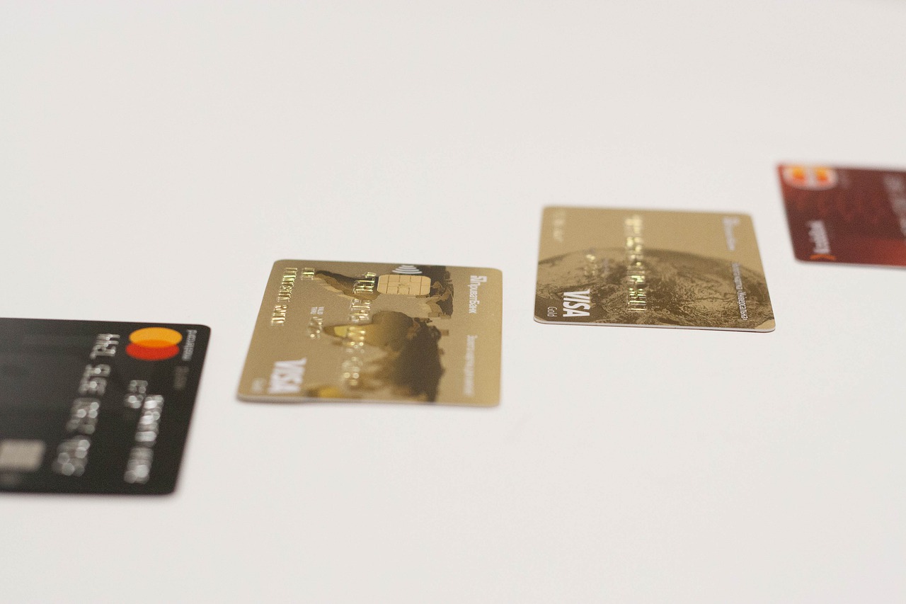 5 Things to Know Before Applying for Your First Credit Card